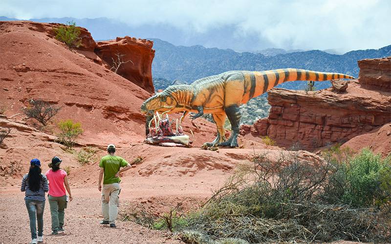 Dinosaurios, arte y copas, todo para hacer en los Valles - Diario Río Negro