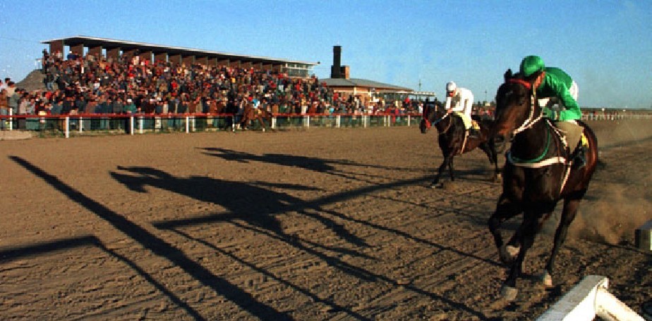 Regulan el turf en Río Negro, pero no definen quién controlará el dopaje