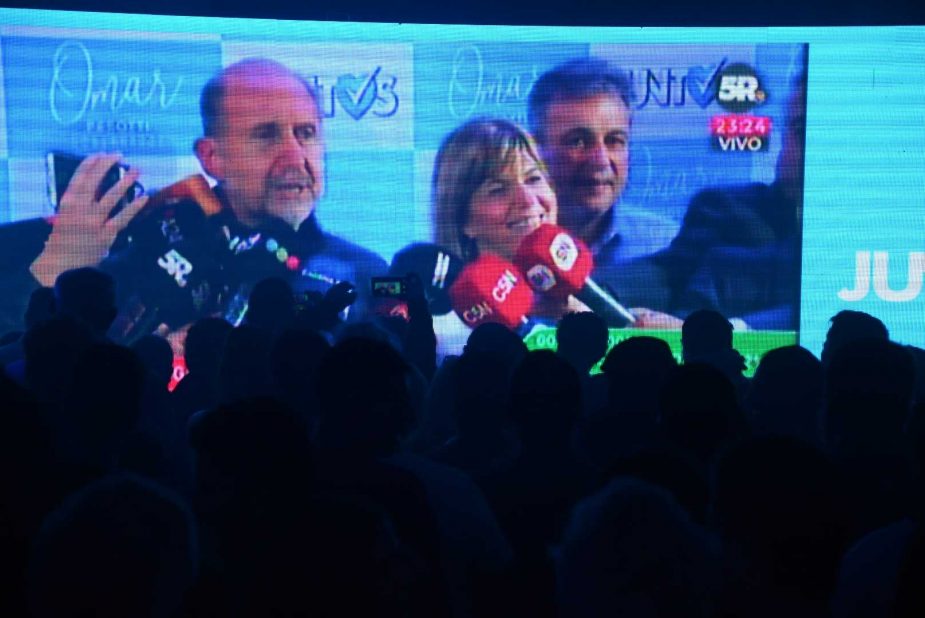 Perotti llama a unir al peronismo y Cristina le responde yendo a ...