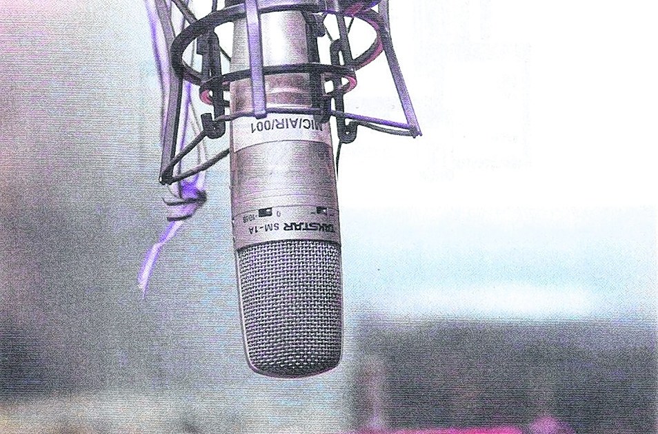 Día del Locutor: el micrófono, aquellas voces - Diario Río Negro