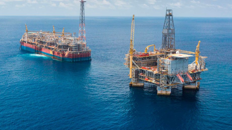 Exxon acelera una planta de GNL en Mozambique