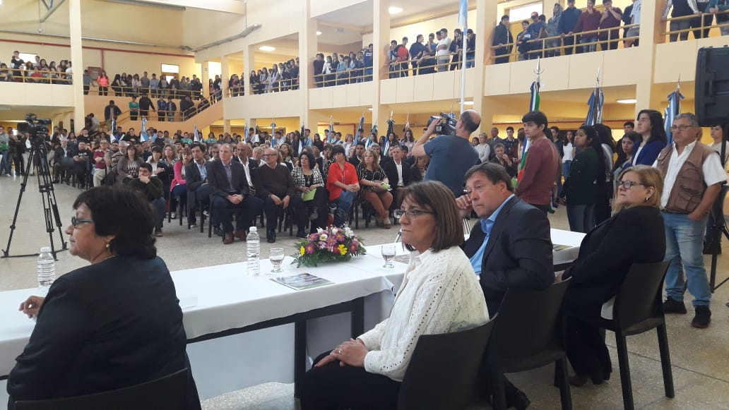 Reinauguraron el edificio del CEM 9 de Roca, a ocho meses del incendio ...