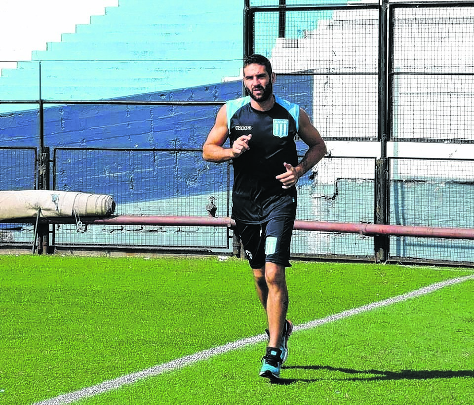 Licha López sería títular en el Trofeo de Campeones ante Tigre