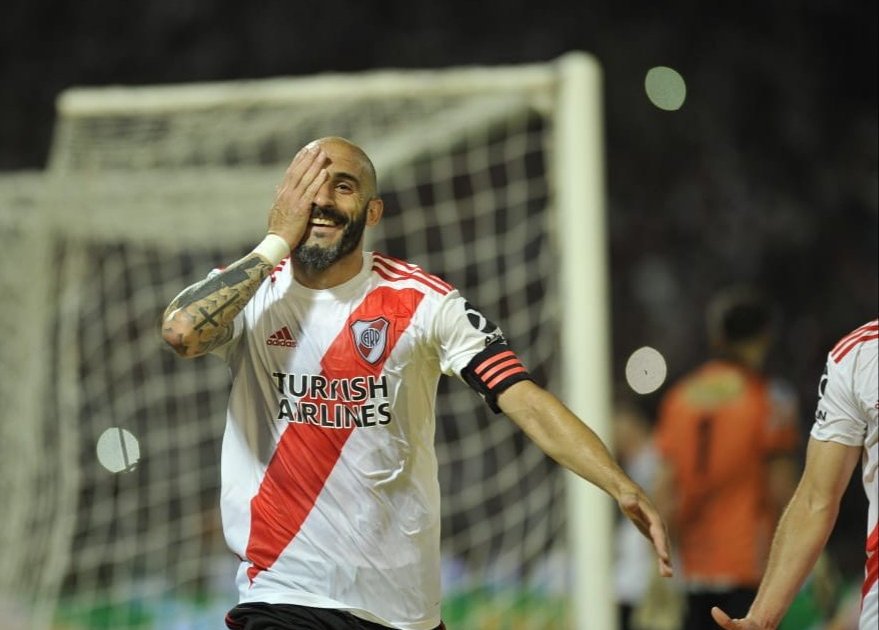 River: Pinola también renovó su contrato