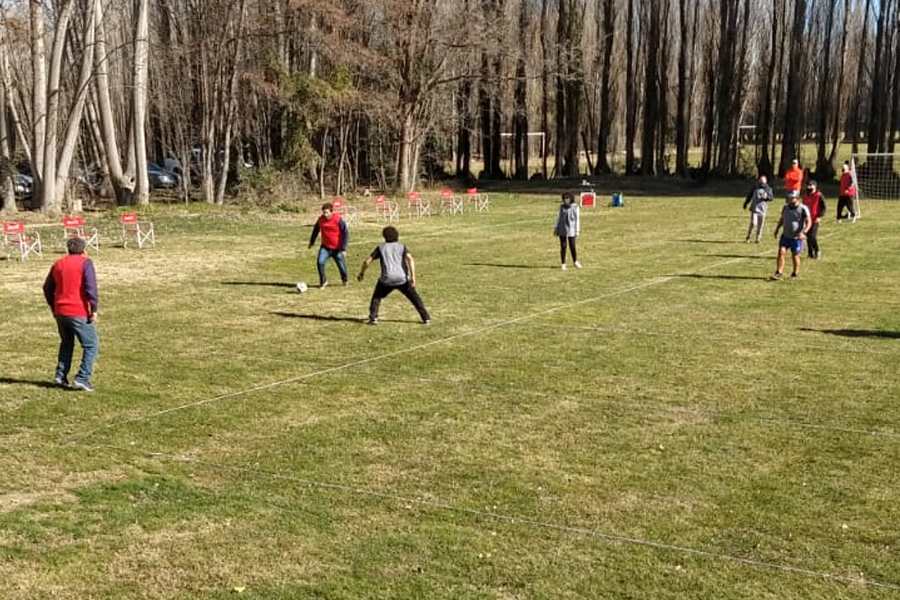 Video: Neuquén tuvo su primera demostración de metegol humano - Diario ...
