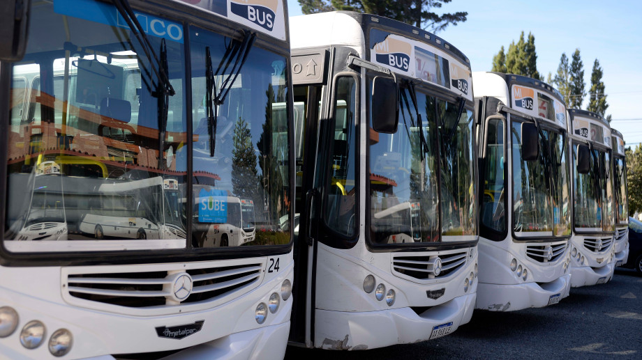 Quinto día de paro del transporte en Bariloche - Diario Río Negro