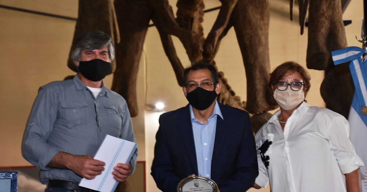 El paleontólogo Coria ya es director emérito del museo Carmen Funes en ...