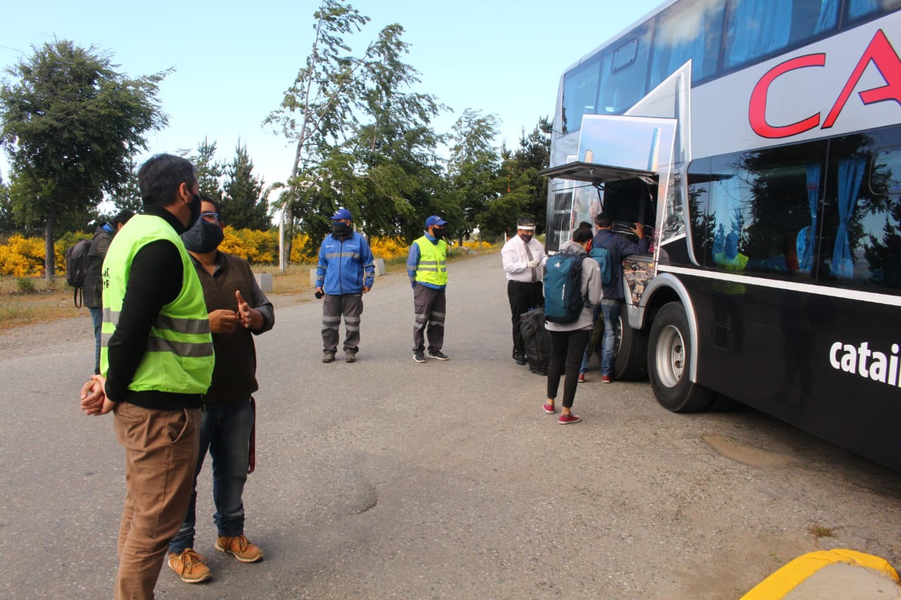 Con tres pasajeros, llegó el primer micro de larga distancia a Bariloche