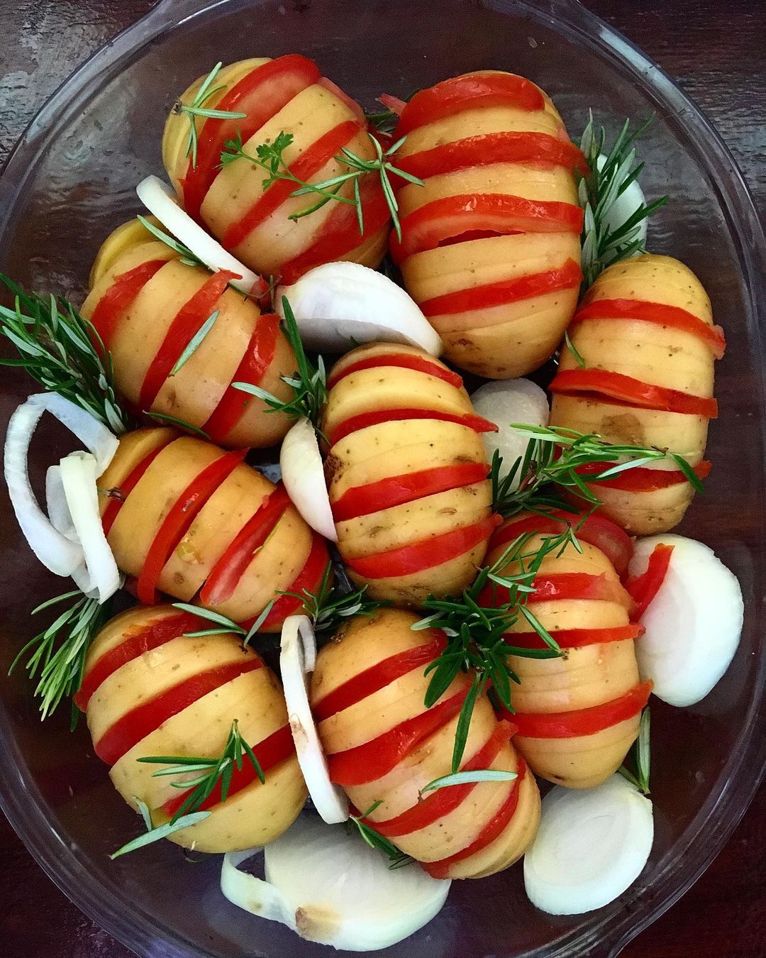 Sabor concentrado en estas papas hasselback - Diario Río Negro