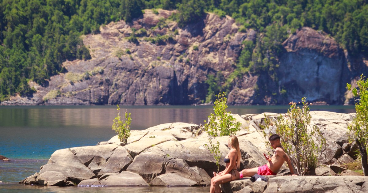 Yuco, la playa de agua color esmeralda de San Martín de los Andes ...