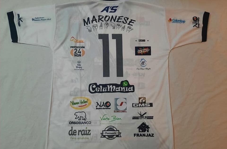 La nueva camiseta de Maronese: Récord de publicidades y nombres ...