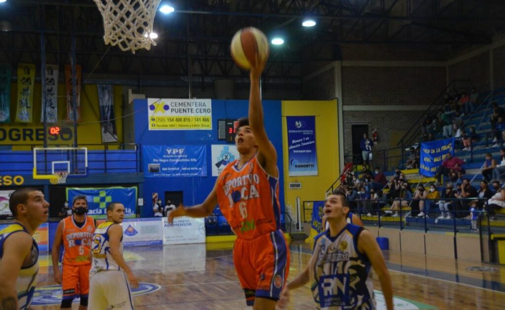 Deportivo Roca festejó en el clásico del Asociativo de básquet - Diario ...