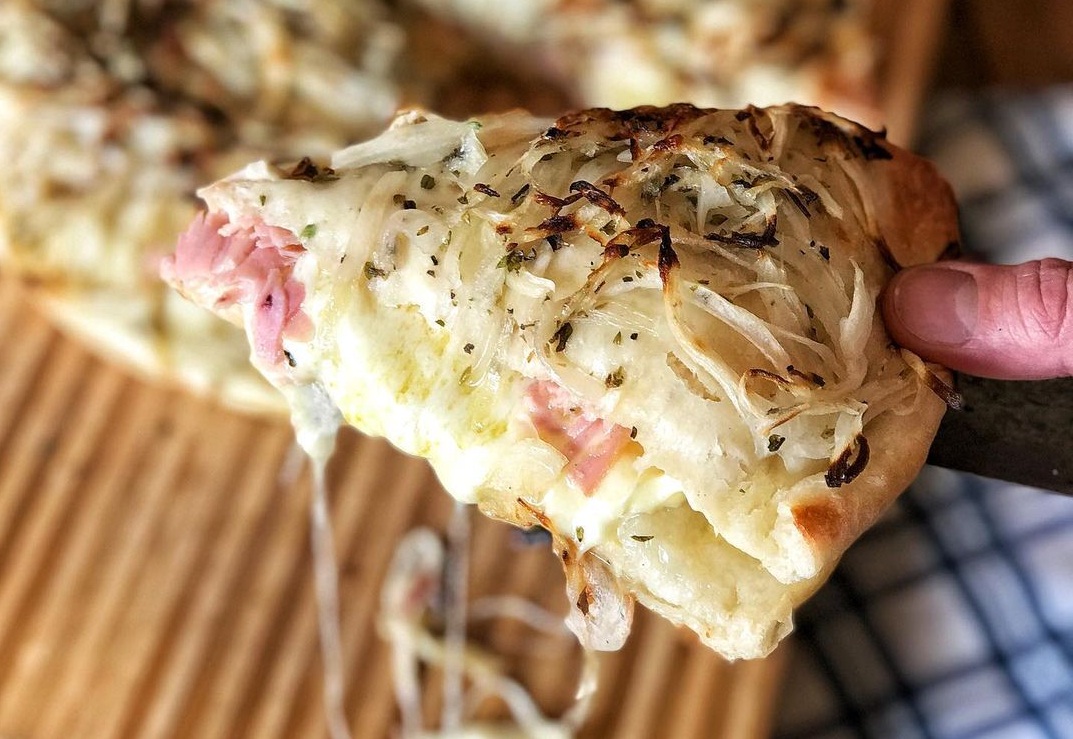 Fugazzeta rellena con jamón - Diario Río Negro