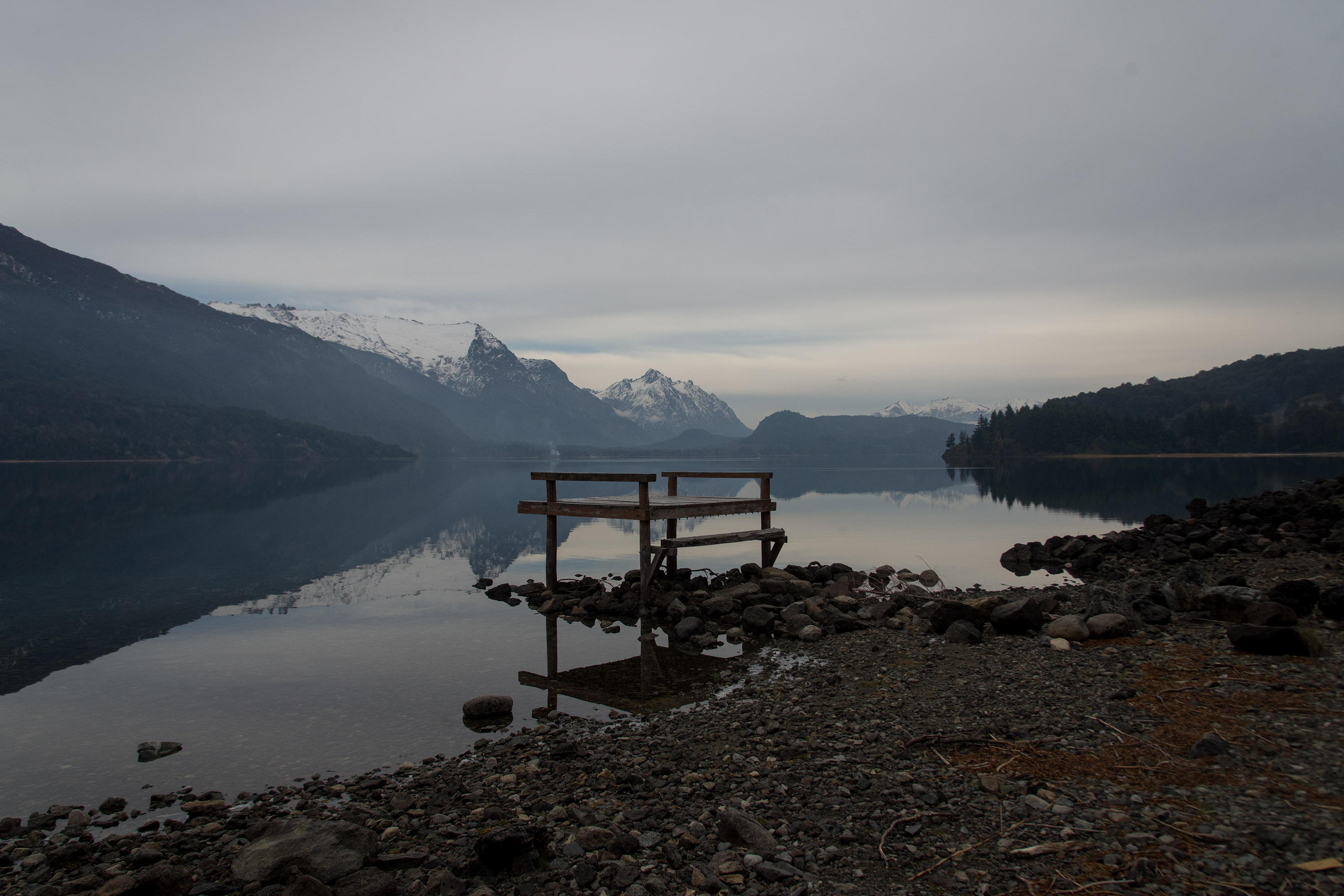 Avanza la idea de trazar un sendero en la costa norte del lago Moreno ...