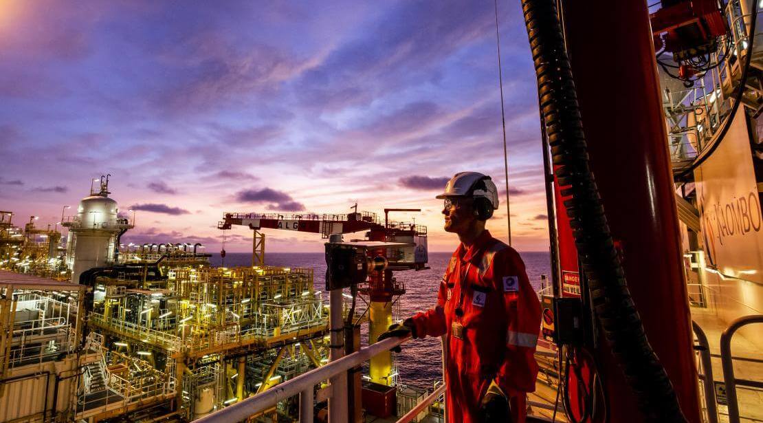 Total se transforma en TotalEnergies