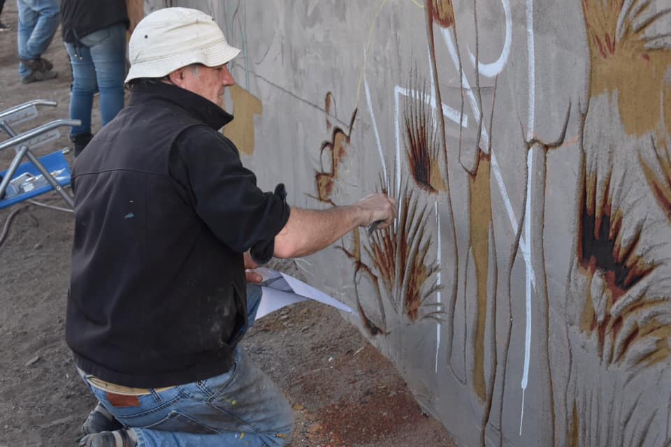 Picún Leufú: el pueblo que se mudó tres veces sale a reconstruir su ...