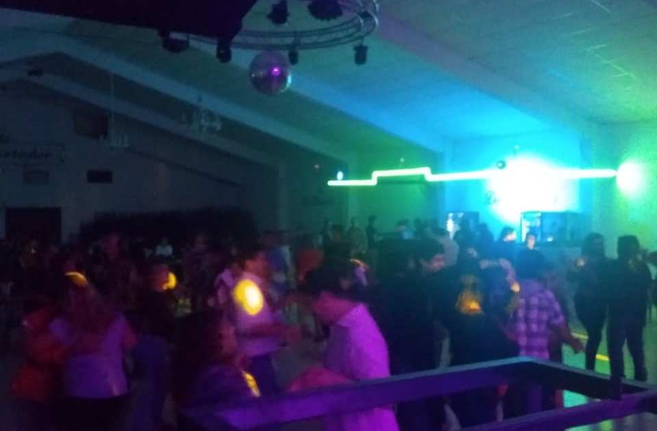Fiesta y vacunas en un tradicional local bailable de Viedma - Diario ...