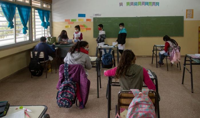 78 mil estudiantes no tienen la primera dosis: qué dijo Neuquén sobre ...