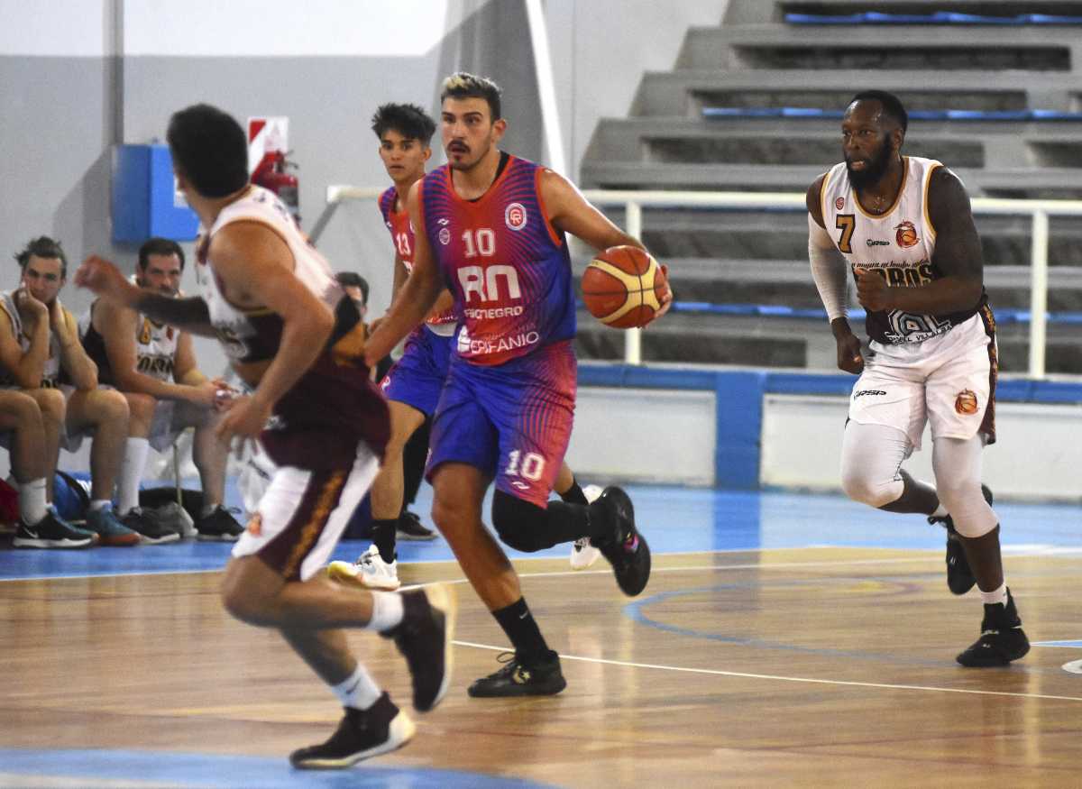 Roca y Petrolero festejaron el viernes en la Liga Federal de básquet ...