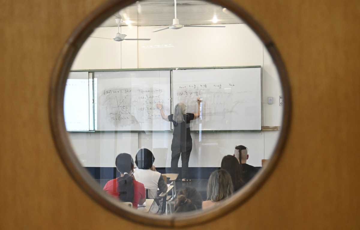 Las clases en la UNCo comienzan el lunes y cada carrera define cómo ...