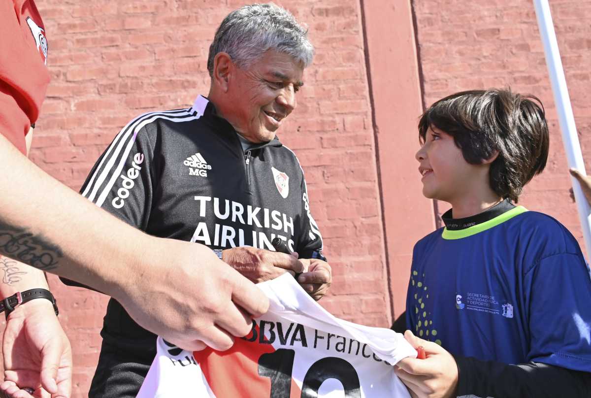 Máximo Gallardo, papá del Muñeco, y la prueba de jugadores en Senillosa ...