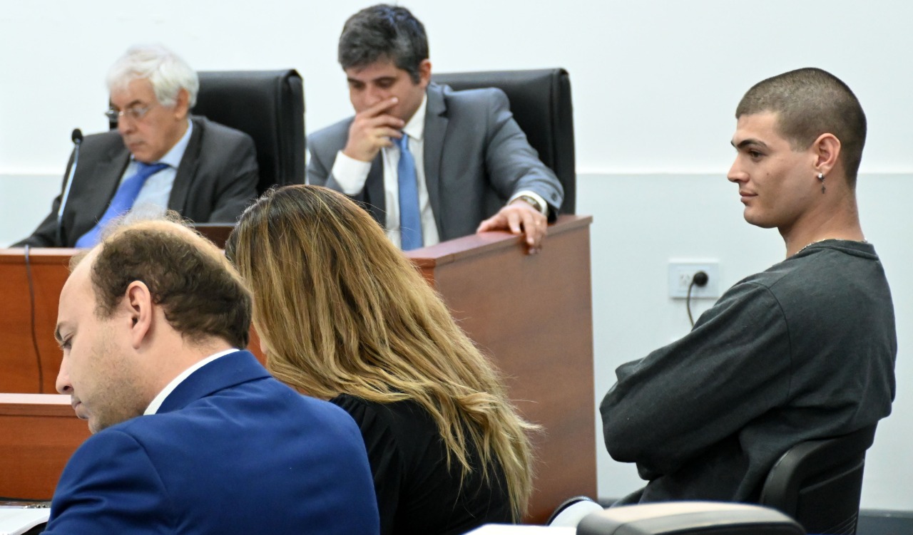 Llamado de atención por las muecas del imputado en el juicio por ...