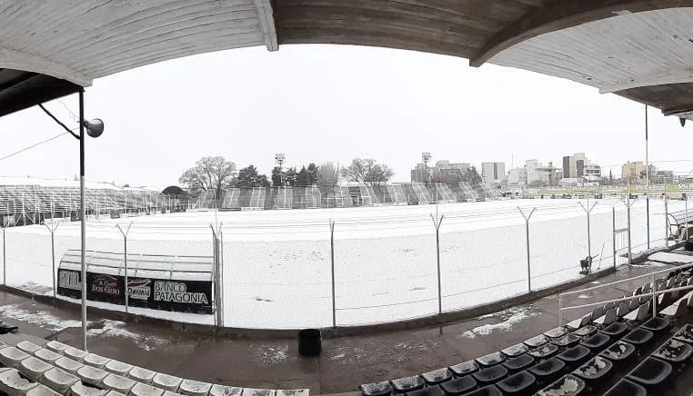 Por la nieve, Cipolletti suspendió su partido del Federal A y no se juega en la Liga Confluencia ...