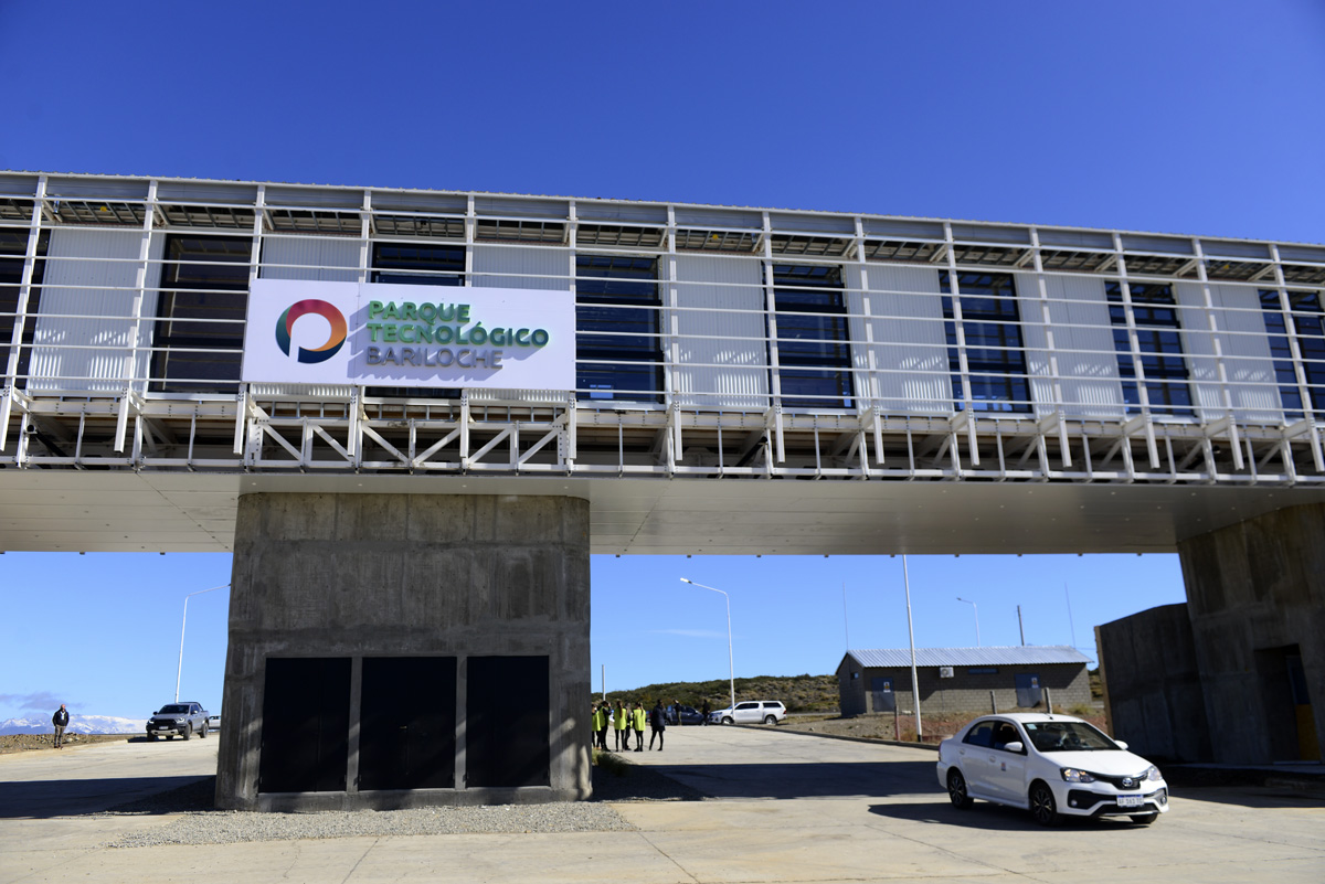 Invap toma deuda para construir su nuevo edificio en Bariloche - Diario ...