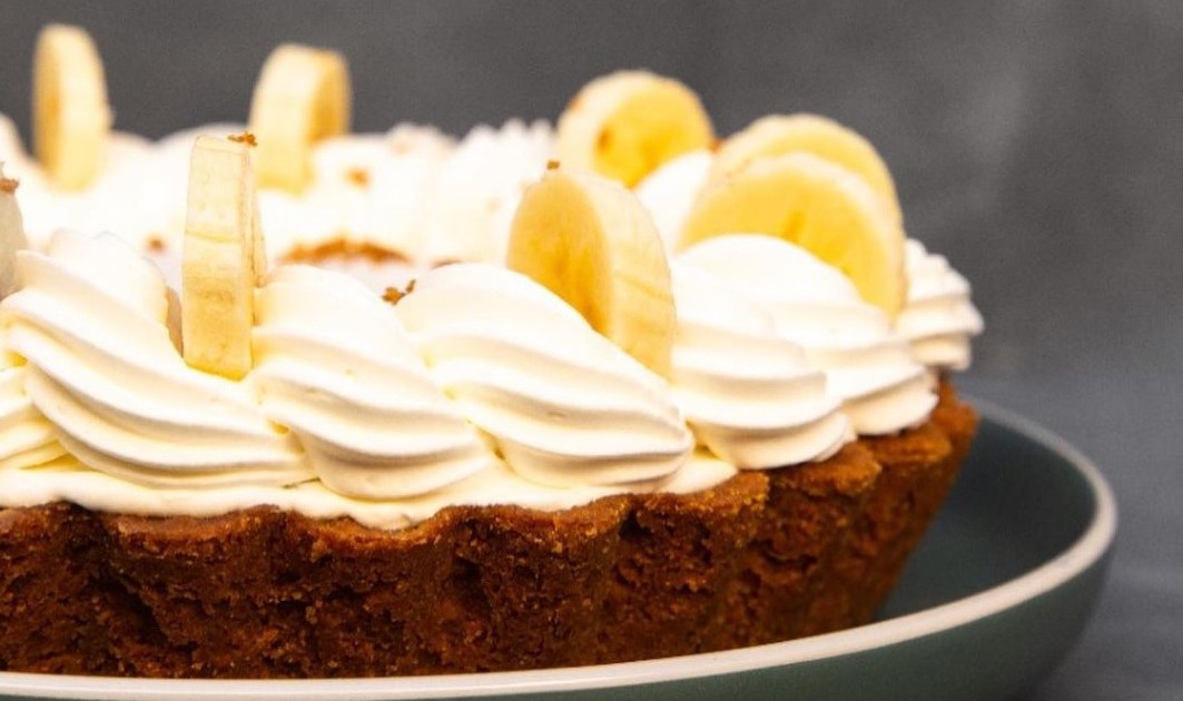Tarta de crema y banana para la merienda - Diario Río Negro