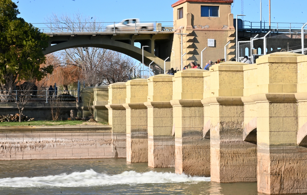 Comenzó la temporada de riego con la apertura de las compuertas en el ...