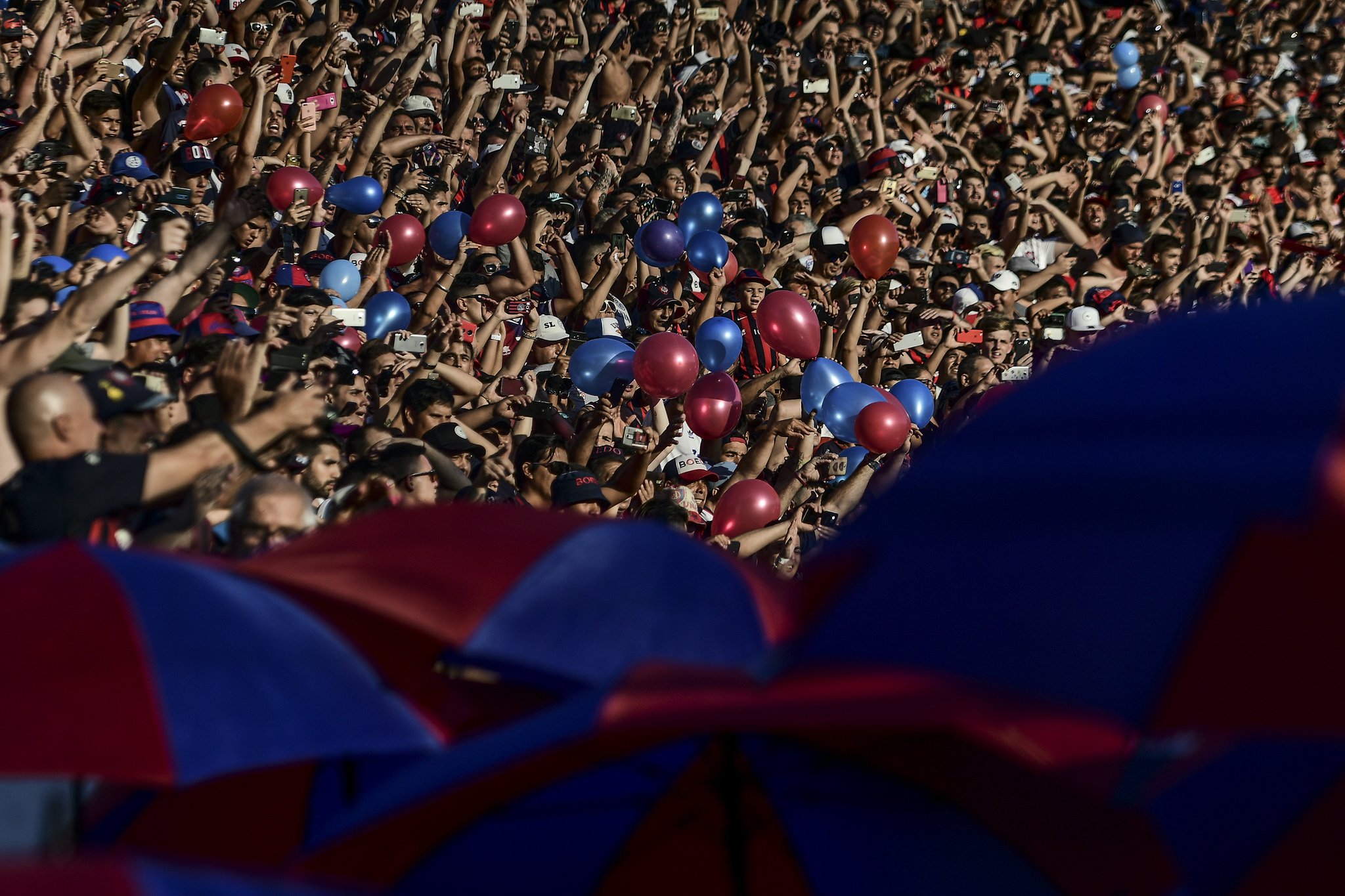 Ver para creer: hinchas de Central cantando en la popular de San ...
