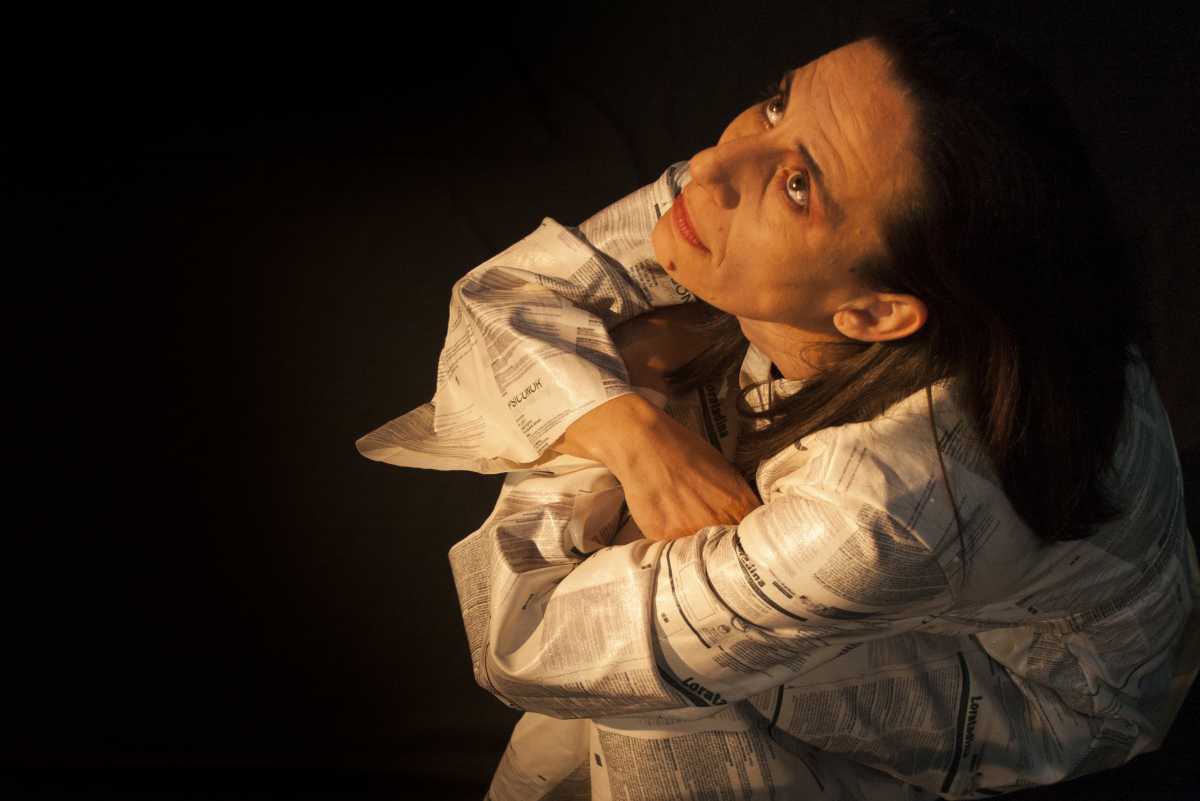 Estrena «La mujer invisible», una obra que cuestiona la medicalización ...