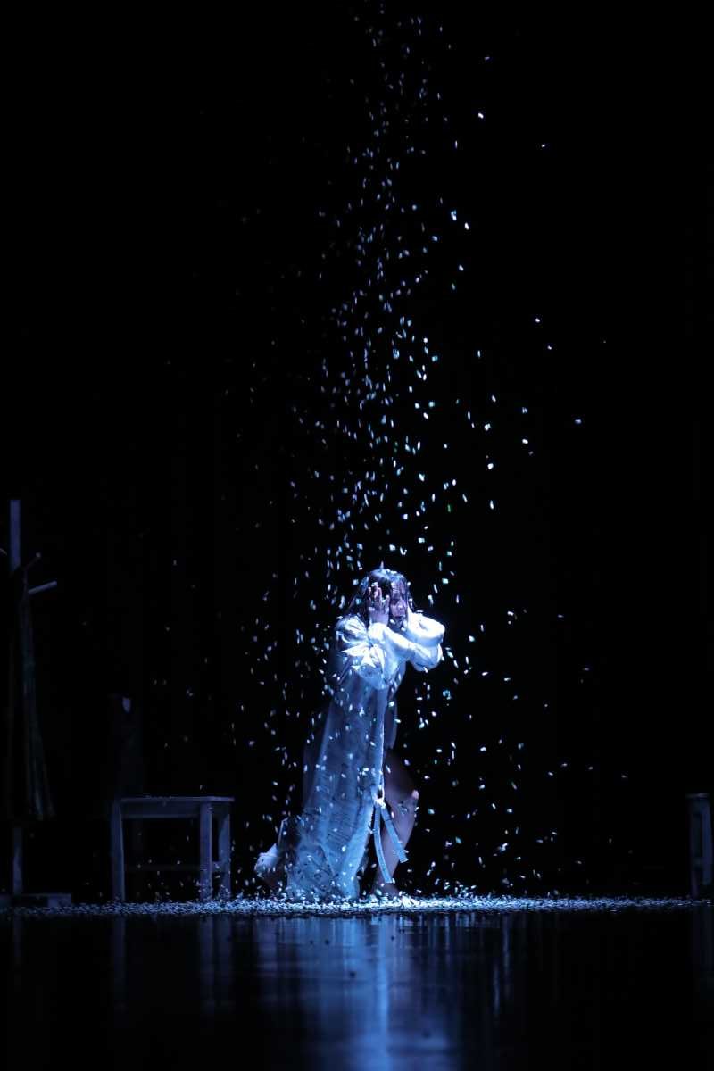 Estrena «La mujer invisible», una obra que cuestiona la medicalización ...