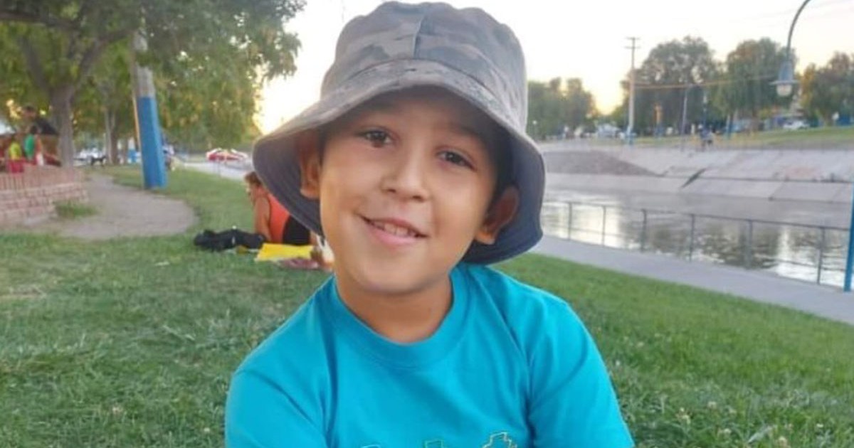 Tiene 10 años, padece leucemia, y sus compañeros de escuela reúnen ...