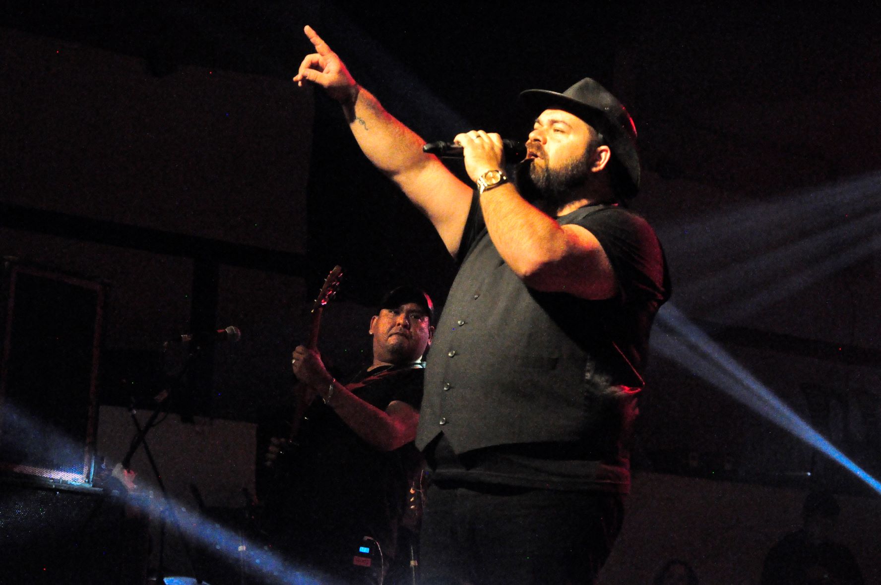 Juan Fuentes le puso calor y buena música a los festejos por el ...
