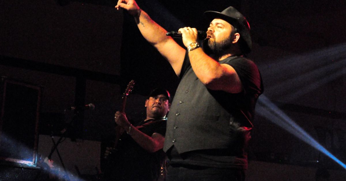 Juan Fuentes le puso calor y buena música a los festejos por el ...