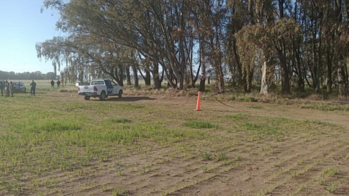 Encuentran un cuerpo envuelto en una lona a la vera de la ruta Nacional N° 3 - Diario Río Negro