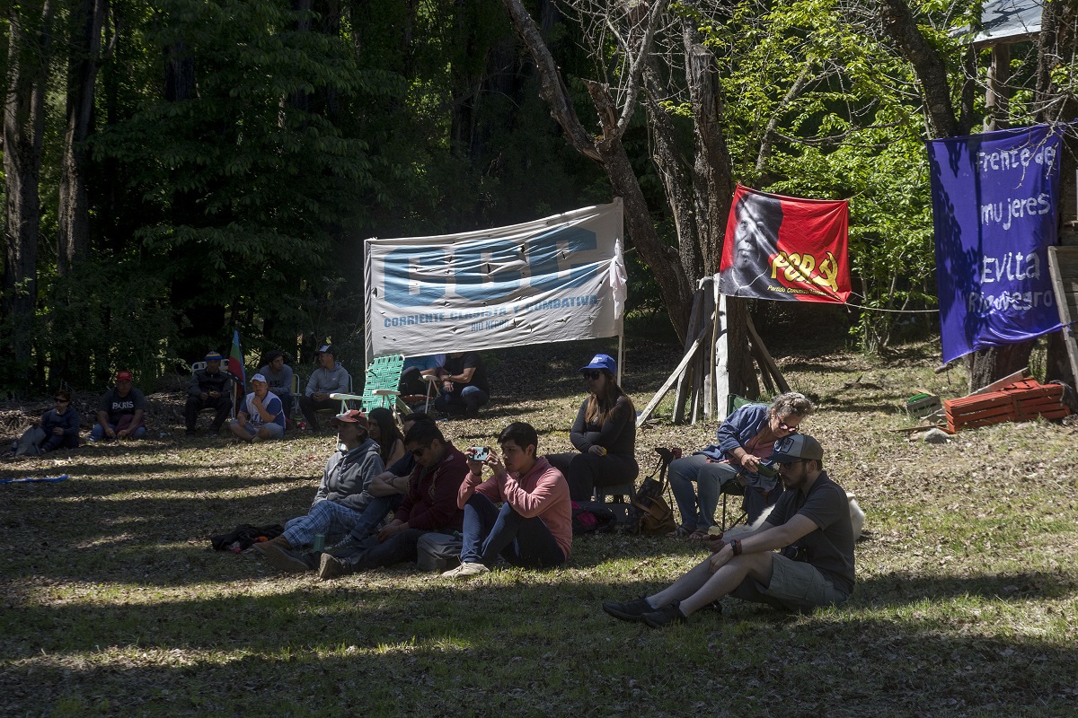 Un Día de la Soberanía contra Lewis realizaron en El Foyel - Diario Río ...