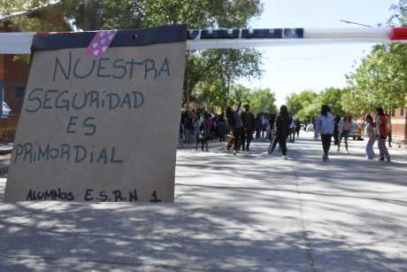 Violencia escolar en Roca: «¿Y ahora?» - Diario Río Negro