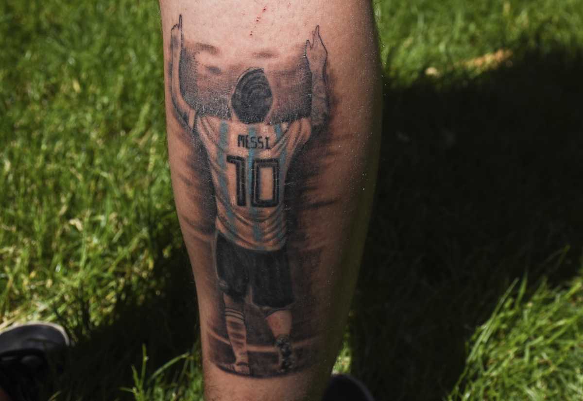Mundial Qatar 2022: los tatuajes de Messi que eligen en Neuquén, en 10 ...