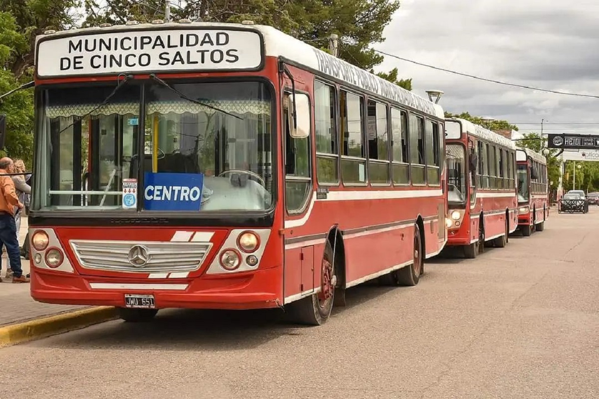 Aumentan la tarifa del pasaje de colectivo en Cinco Saltos - Diario Río ...
