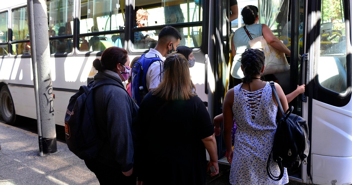 A partir de enero el boleto de colectivo en Bariloche aumenta a 115 ...