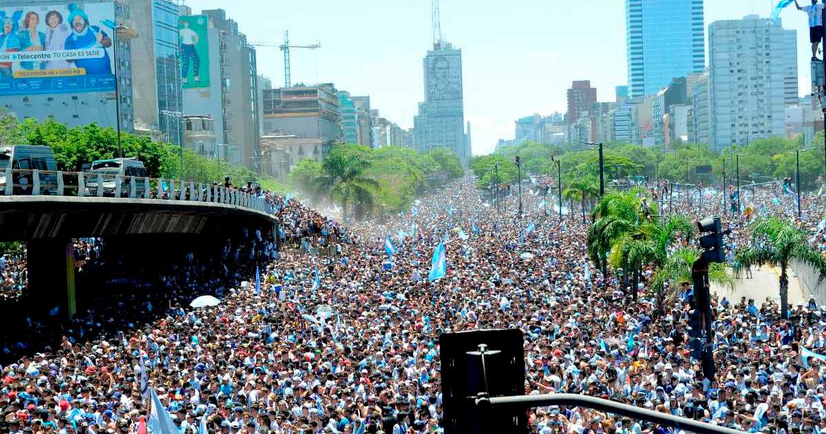 Reviví en fotos los festejos de la Selección en la caravana que ...