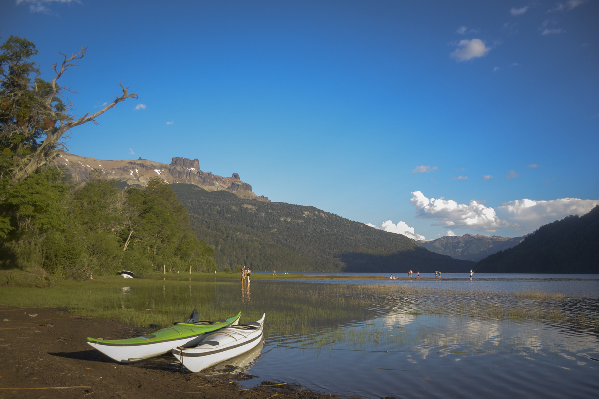 Así es el Lago Falkner, un paraíso a 50 km de San Martín de los Andes ...