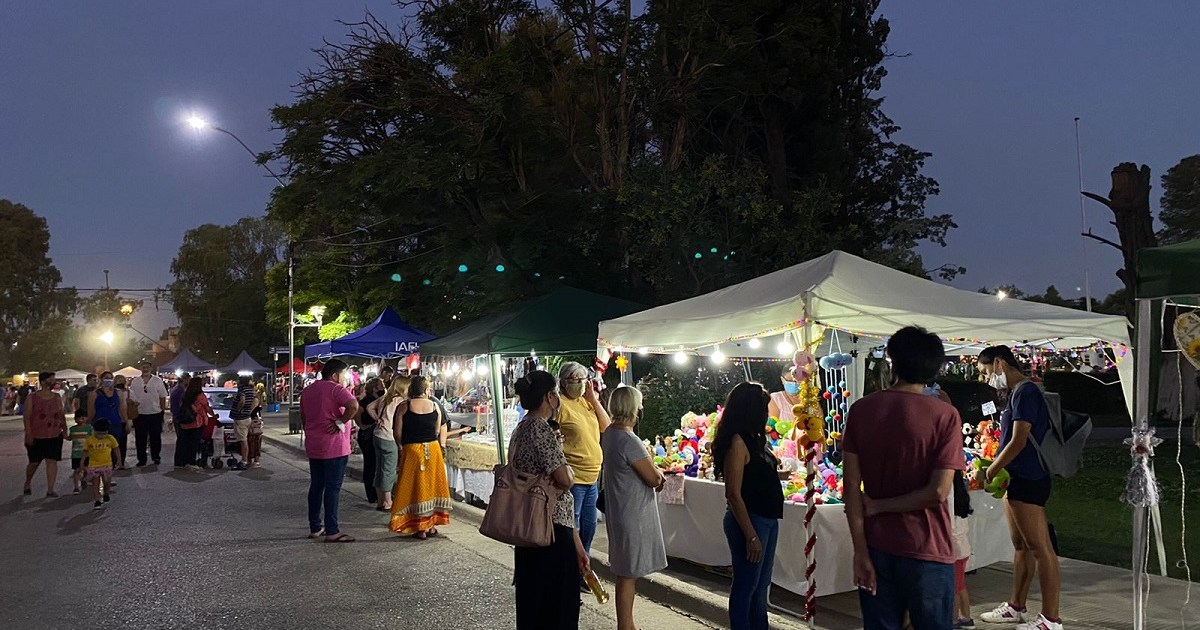 La feria de Cinco Saltos llegó para quedarse - Diario Río Negro