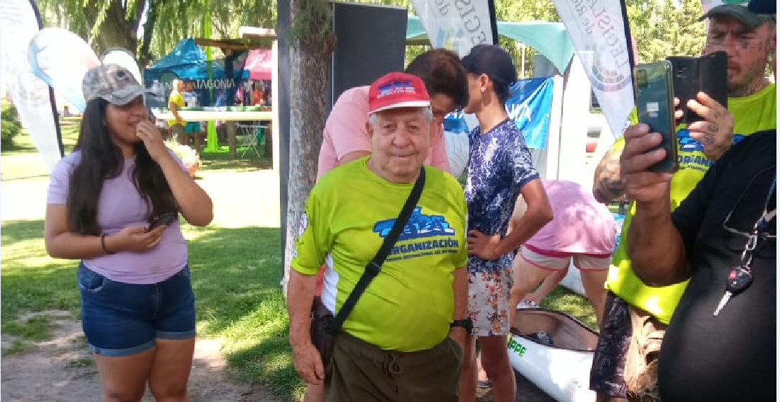Con casi 80 años, Coco no se baja de la Regata del río Negro - Diario ...