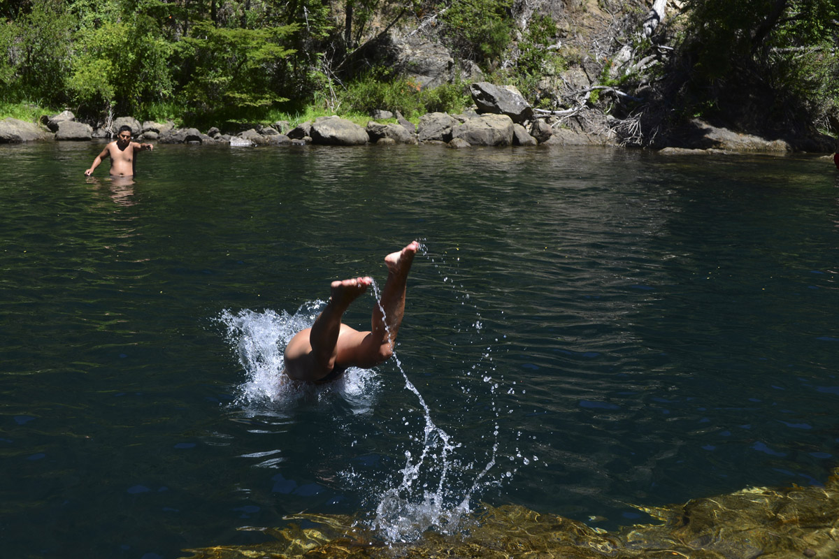 Los piletones del río Manso invitan a un chapuzón en este paraíso entre ...