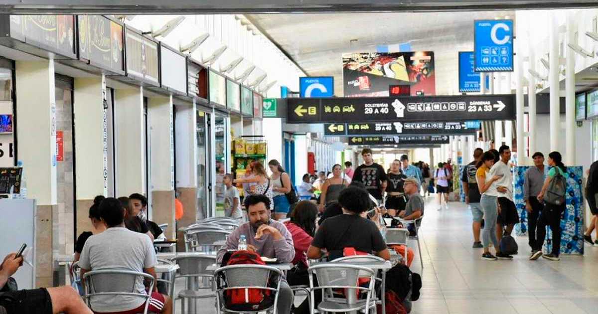 La medida del municipio para que nadie duerma en la terminal de Neuquén ...