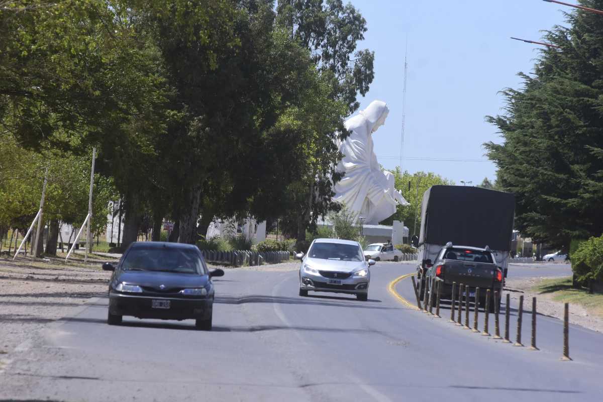 Aldo Beroisa, el dueño de los gigantes de la Ruta 22 - Diario Río Negro