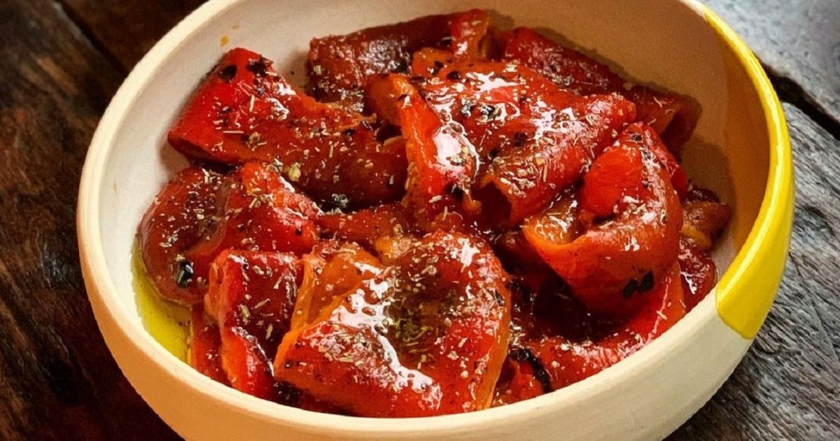 Morrones asados y berenjenas en escabeche - Diario Río Negro